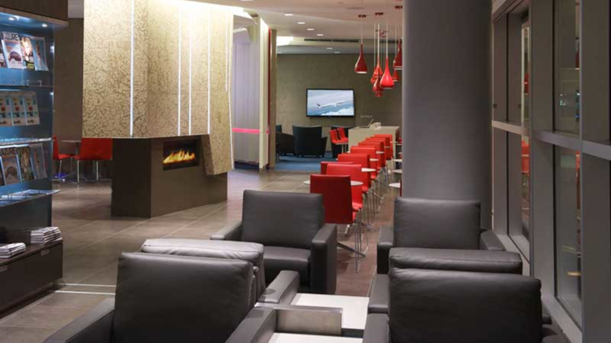 Air Canada Domestic Maple Leaf Lounge at Winnipeg Airport