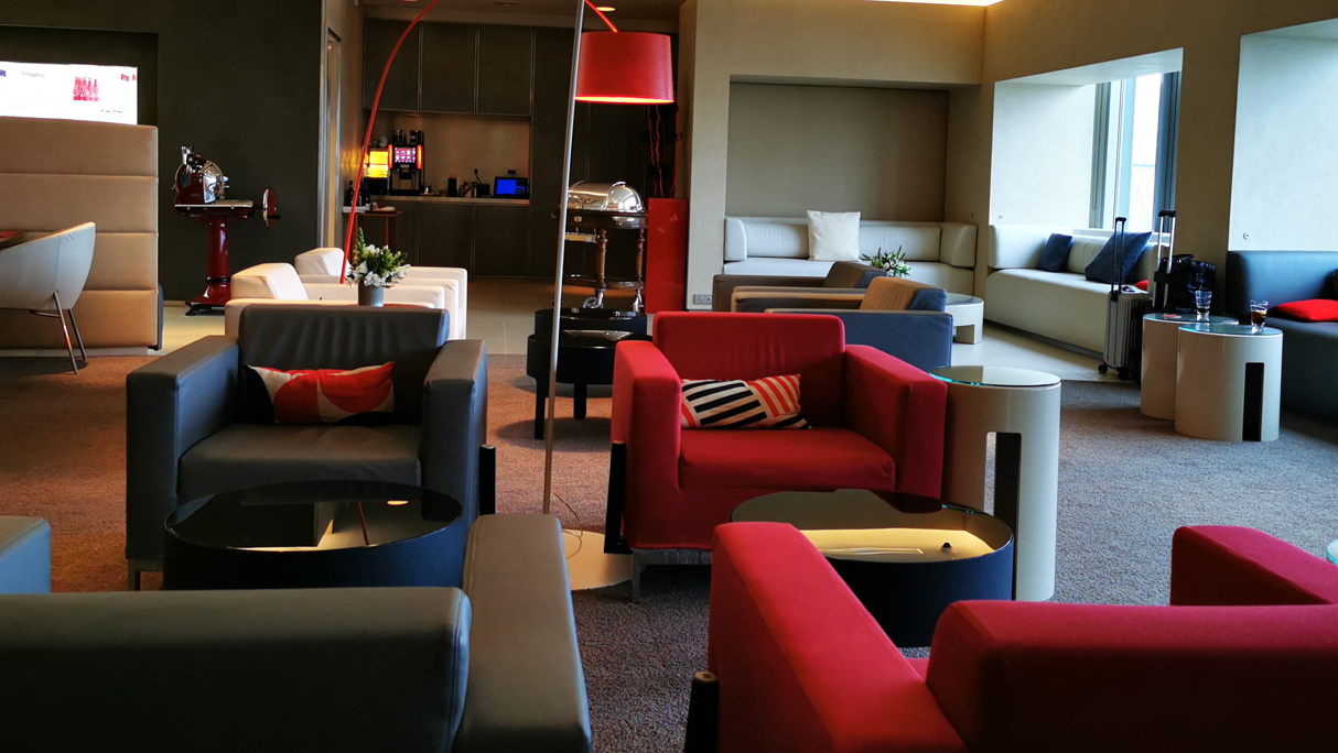 Air France La Première 5-Star Lounge Rating at Paris CDG Airport