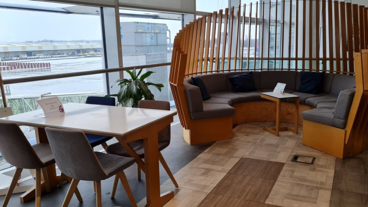 TAROM Business Class 3-Star Lounge at Bucharest Henri Coandă Airport